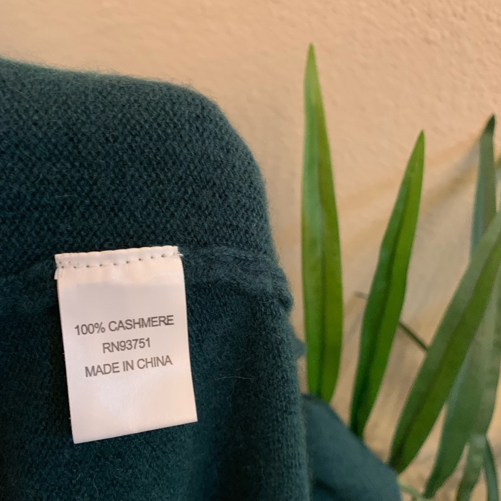 100% Cashmere "In Cashmere" Brand Cardigan - Gem